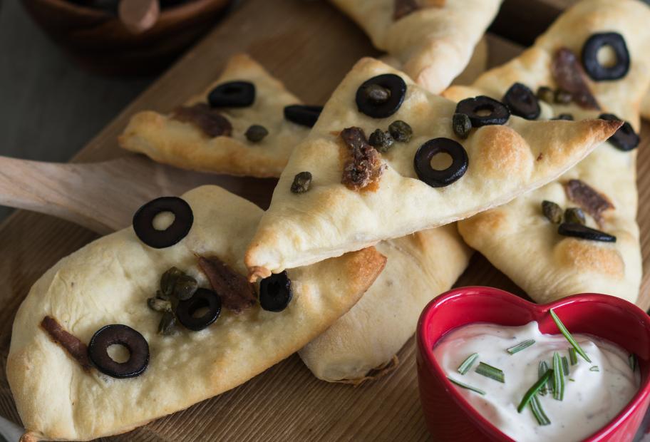 Würzige Pizzaecken mit Rosmarindip | Simply-Cookit