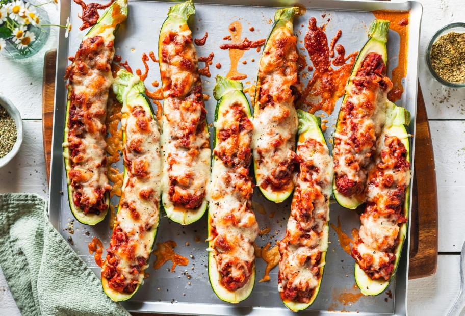 Zucchini Schiffchen mit Hackfleisch | Simply Cookit